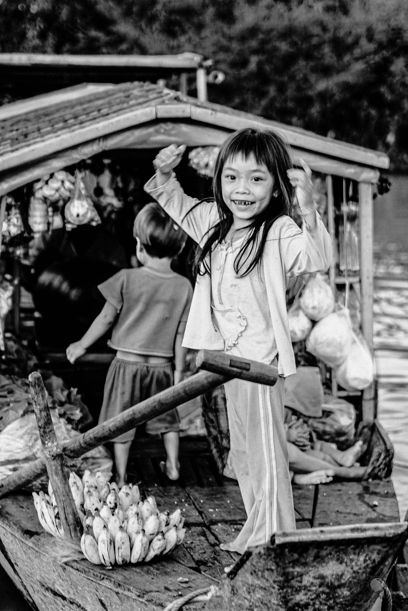 Humanism in Photography: A Lens on the Human Condition – a world ...